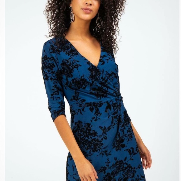 Alya | Dresses | Alya Blue And Black Velvet Floral Side Knot Elegant ...